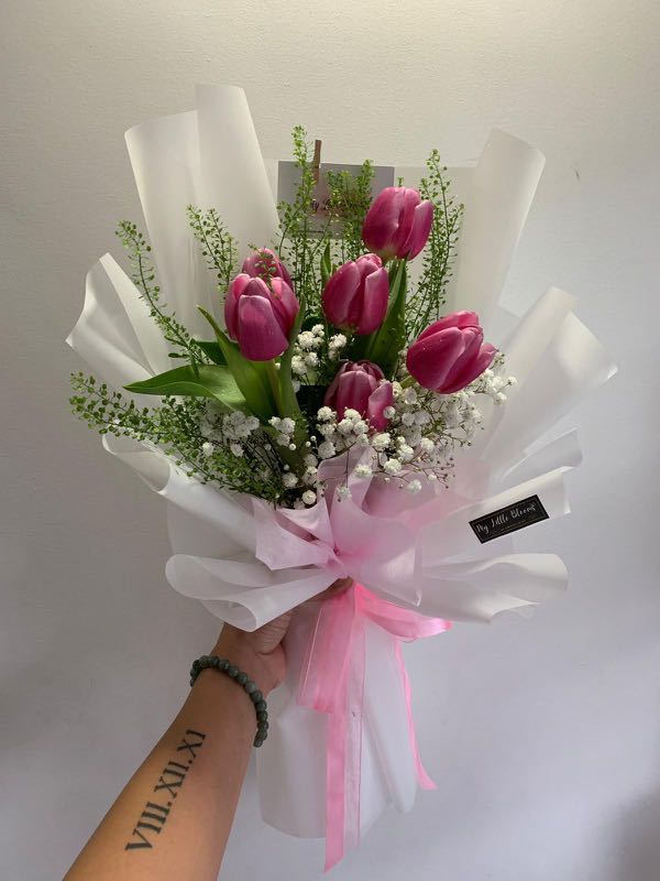 Tulip Fresh Flower bouquet | Valentine’s Day | Mother’s Day|ROM|Anniversary|Birthday|Graduation ...