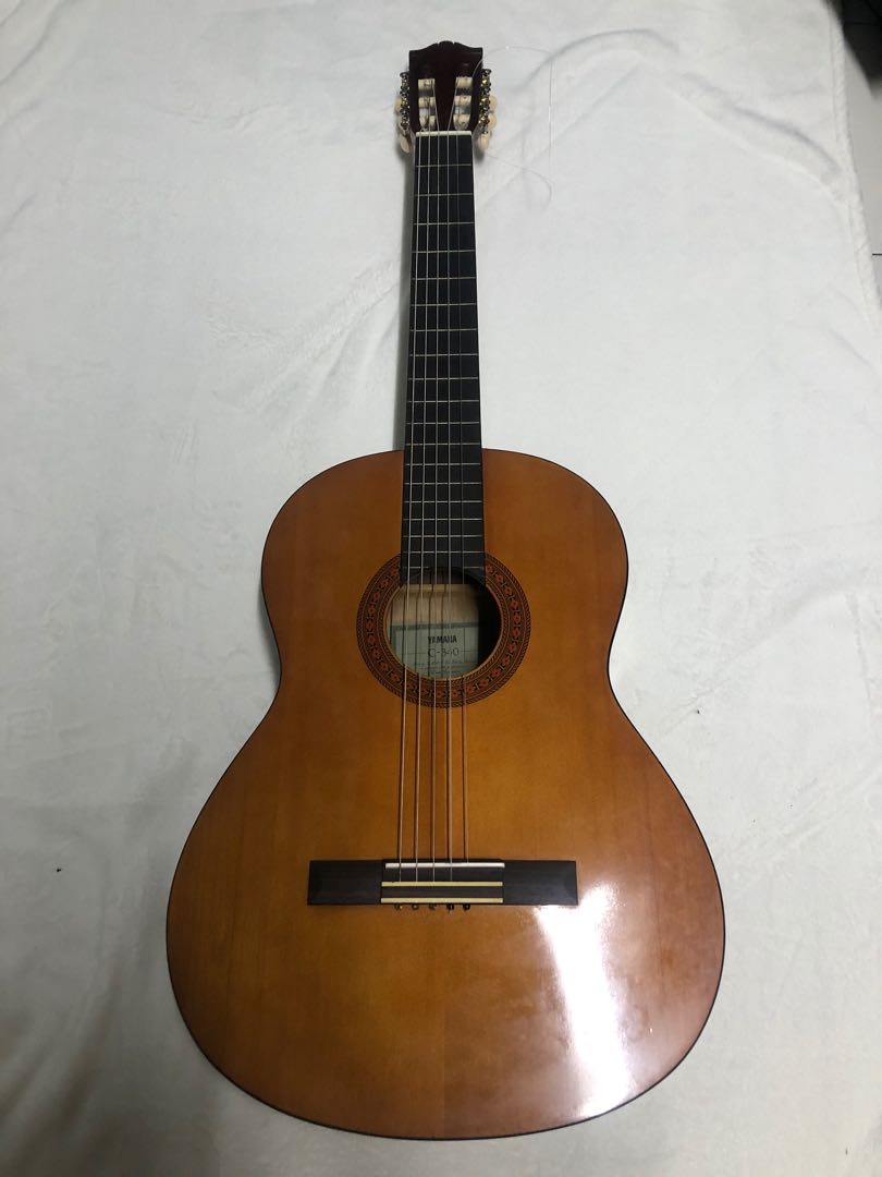 Yamaha C340 Guitar (1 string broken), Hobbies & Toys, Music & Media ...