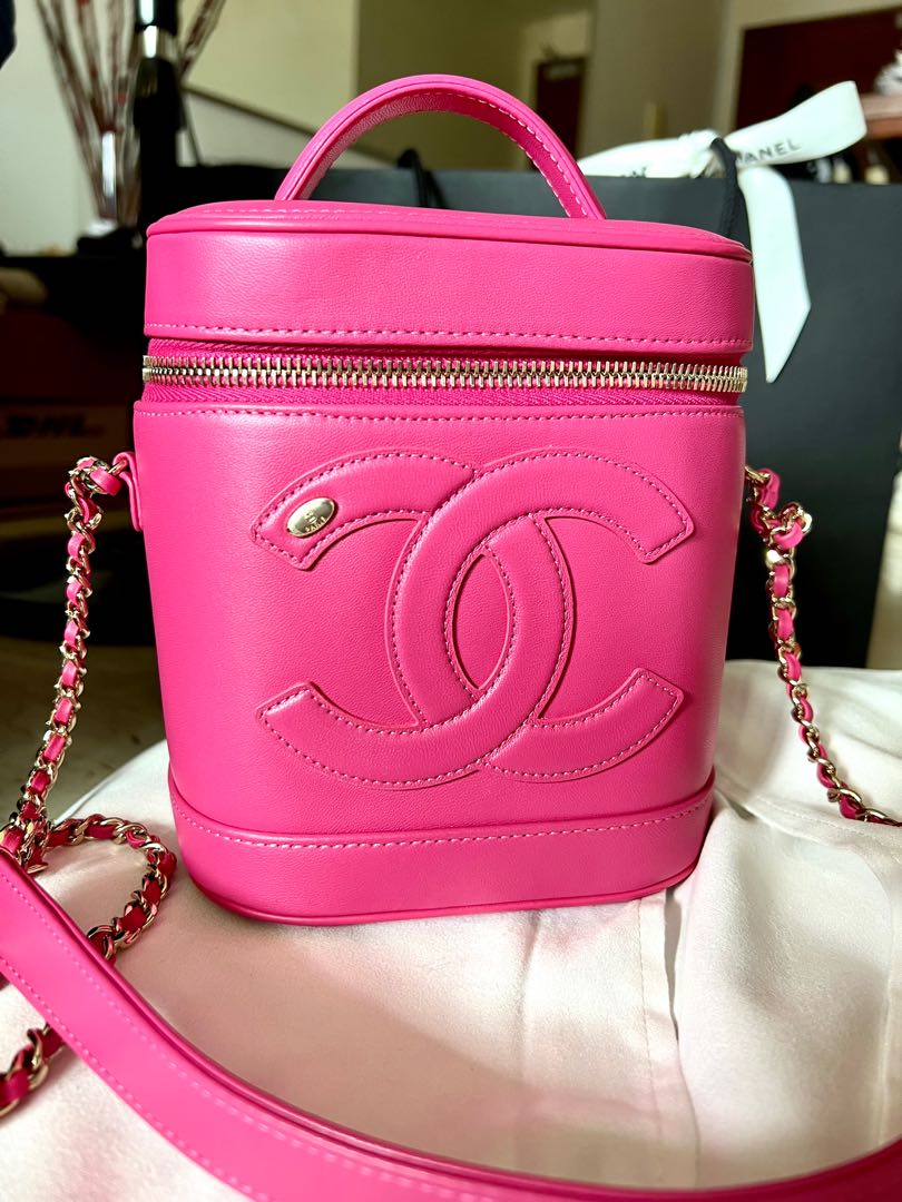 Chanel vanity case bag with chain, Women's Fashion, Bags & Wallets ...