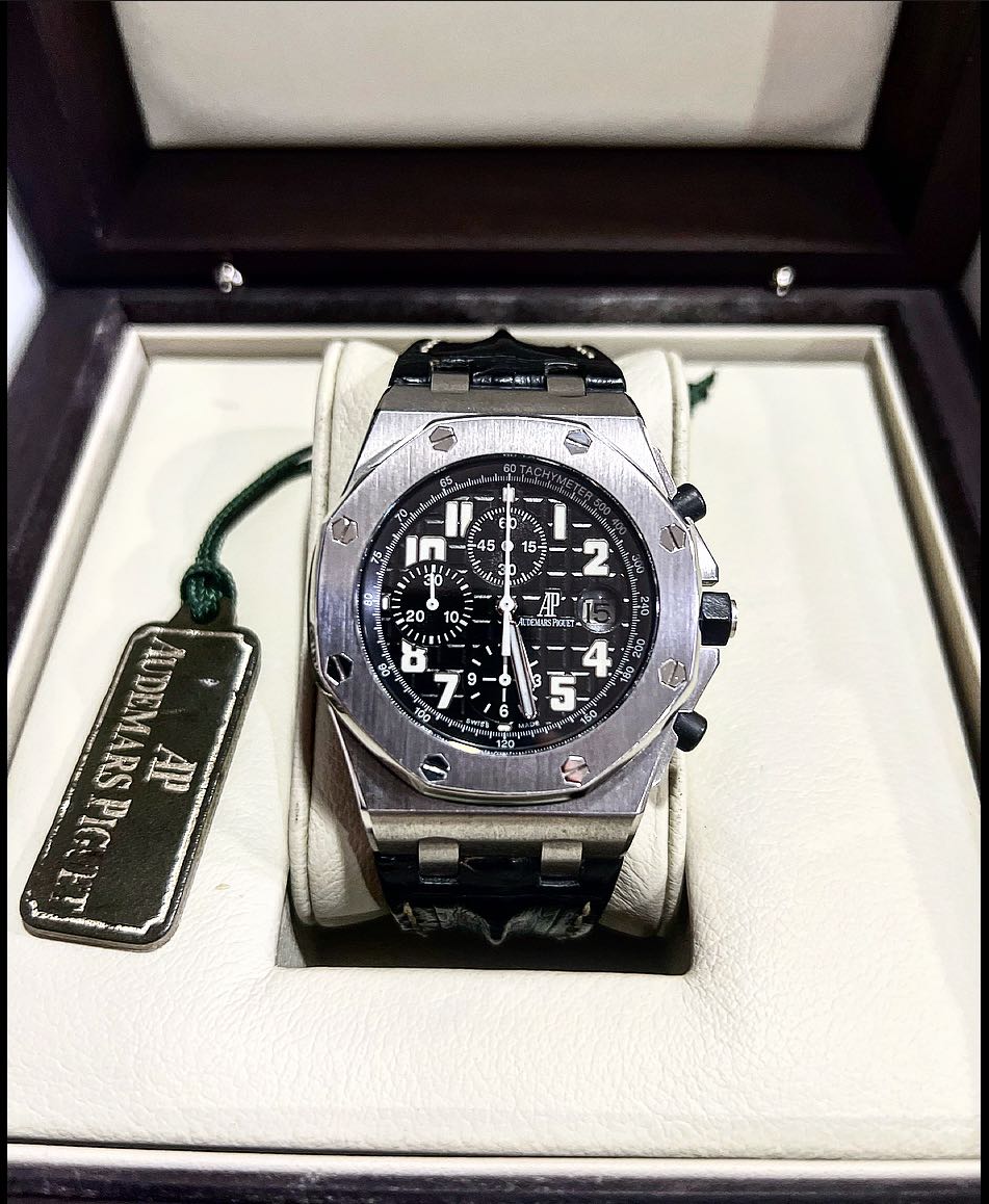 Discontinued Audemars Piguet Royal Oak Offshore Black Themes 25721ST, Men's Fashion, Watches ...