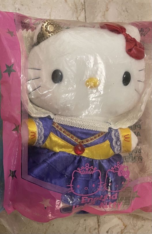 Hello Kitty England Plush, Hobbies & Toys, Toys & Games on Carousell