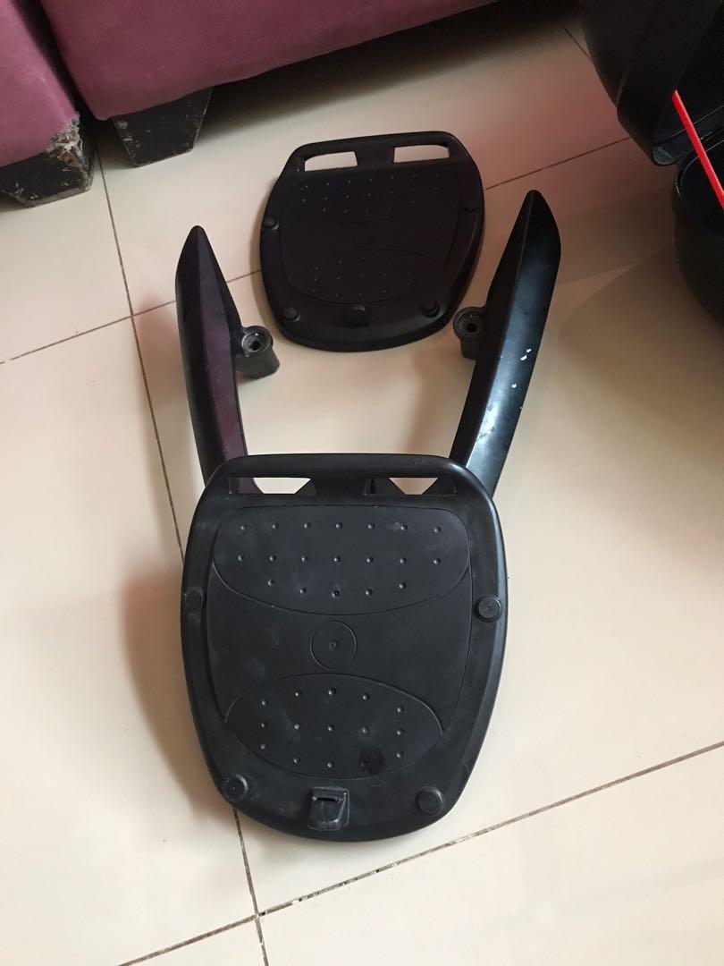 Honda click 125i Raven bracket and HnJ givibox, Motorbikes, Motorbike ...