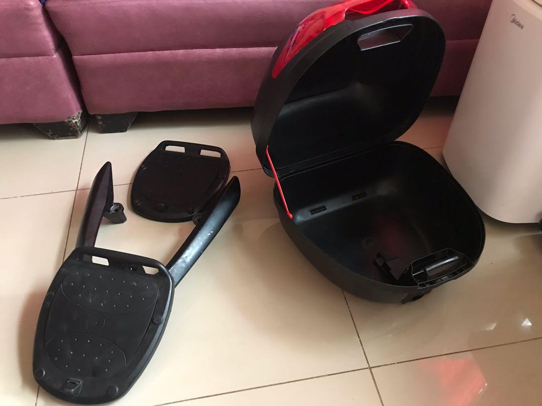 Honda click 125i Raven bracket and HnJ givibox, Motorbikes, Motorbike ...