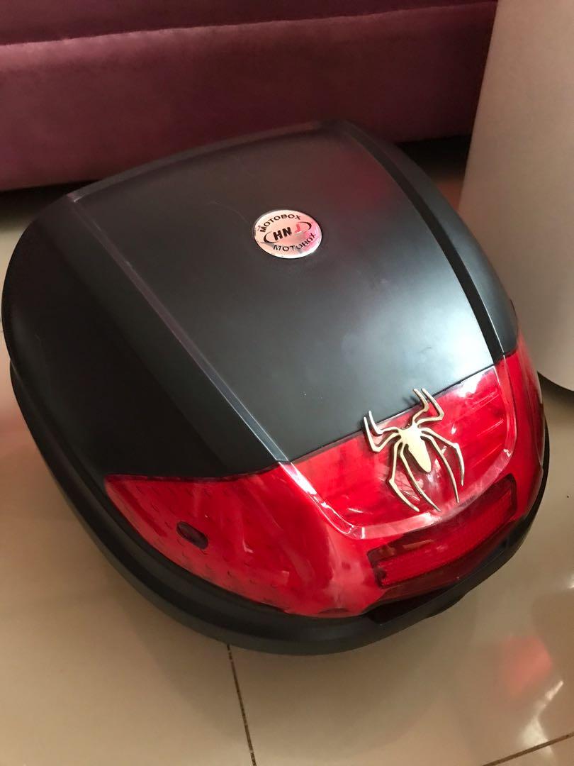 Honda click 125i Raven bracket and HnJ givibox, Motorbikes, Motorbike ...