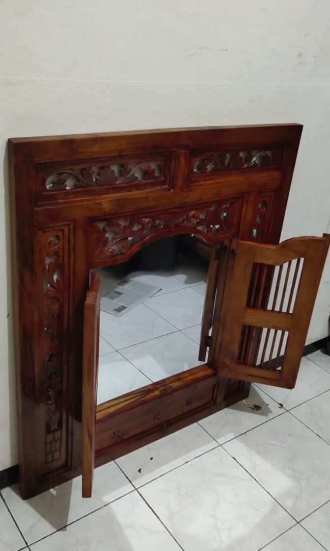 Jendela cermin antik, Antik, Furnitur di Carousell