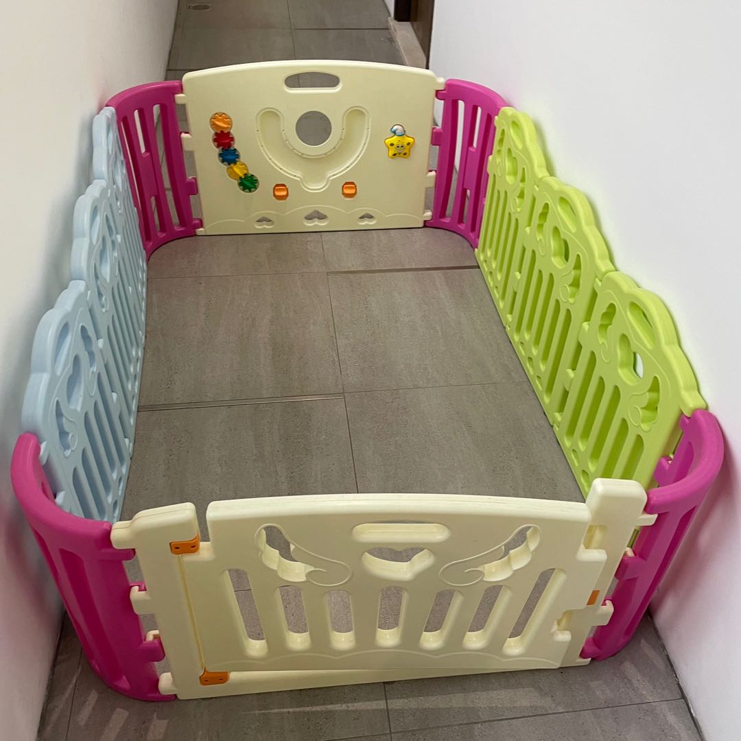 Playyard / Playpen / Play Pen - Blue, Green, Cream and Pink - Spongebob ...