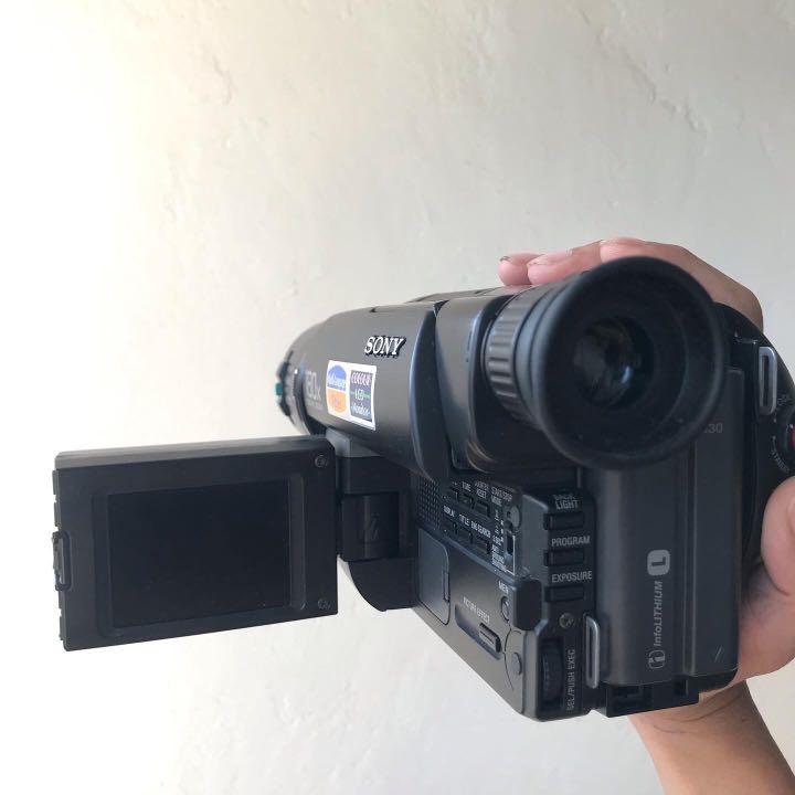 Sony Handycam CCD-TRV16E PAL Camcorder hi8 / video8, Photography, Video ...