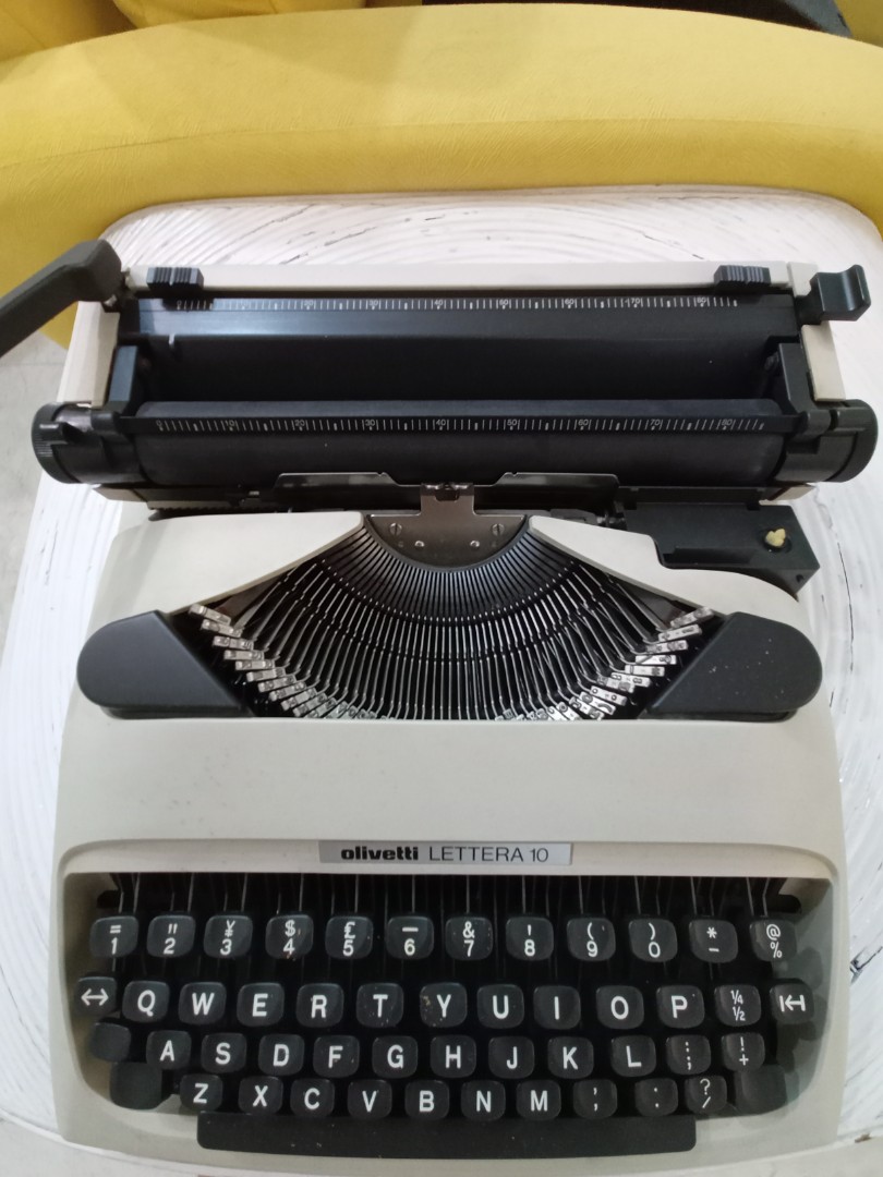 Typewriter Olivetti Lettera 10, Computers & Tech, Office & Business ...