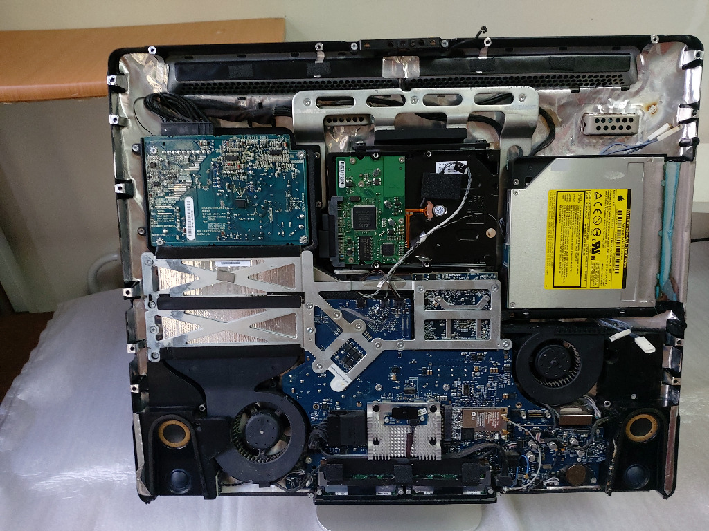 Apple iMac A1224 Spare Parts, Computers & Tech, Desktops on Carousell