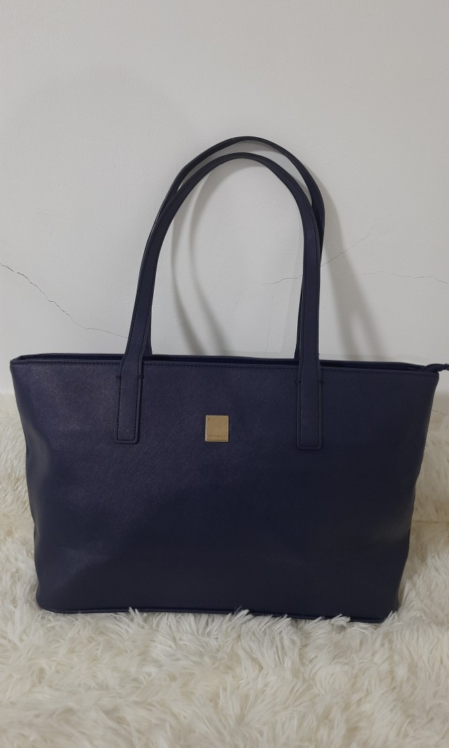 Bana Bana tote bag, Women's Fashion, Bags & Wallets, Shoulder Bags on ...