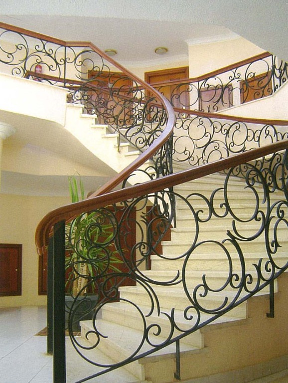 Decolux - Oil modified alkyd paint for suitably primed wood and metal ...