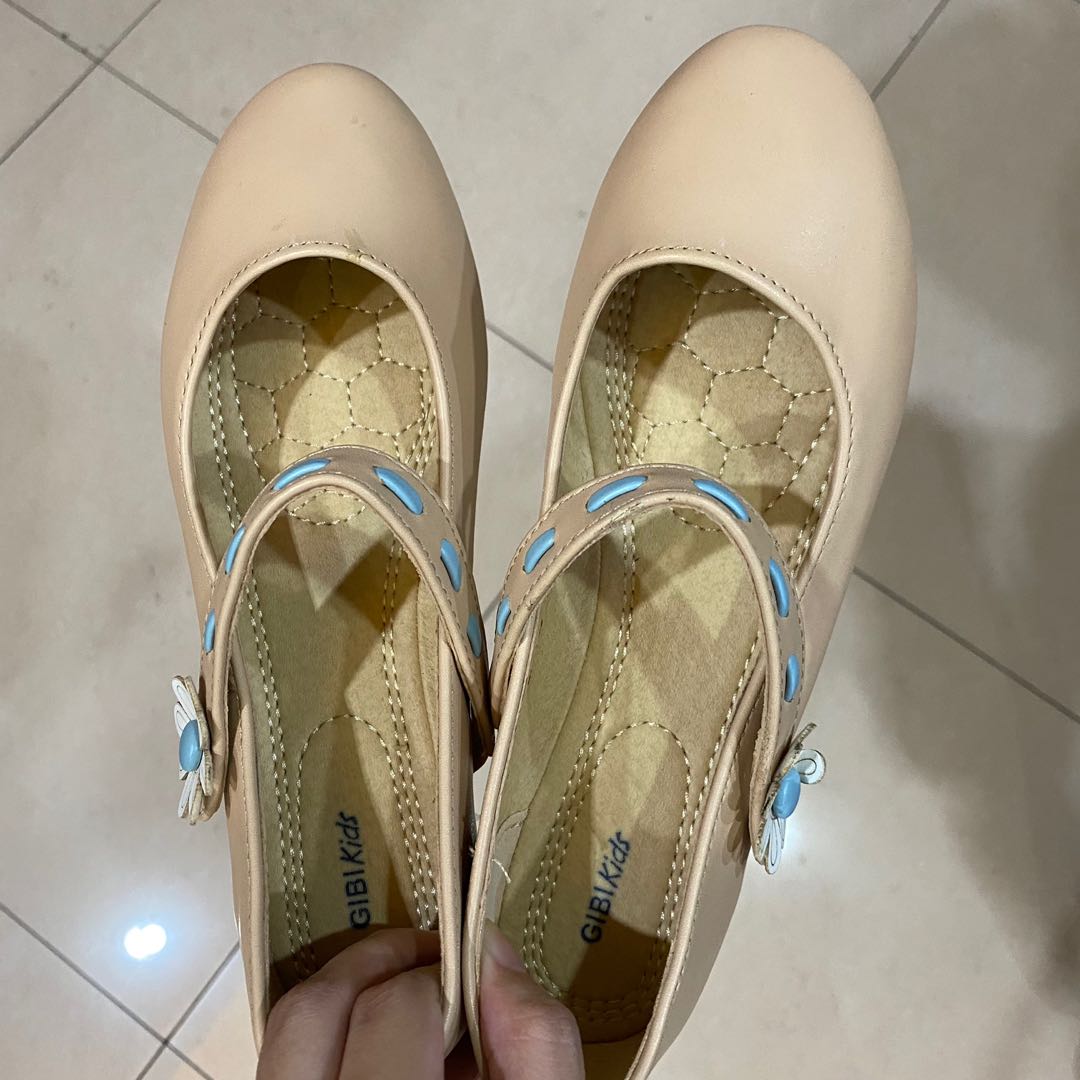 Gibi Kids Sandals, Women's Fashion, Footwear, Flats & Sandals on Carousell