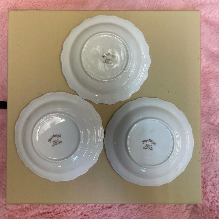 Haleigh bone china plate, 傢俬＆家居, 廚具和餐具, 茶具配件 - Carousell