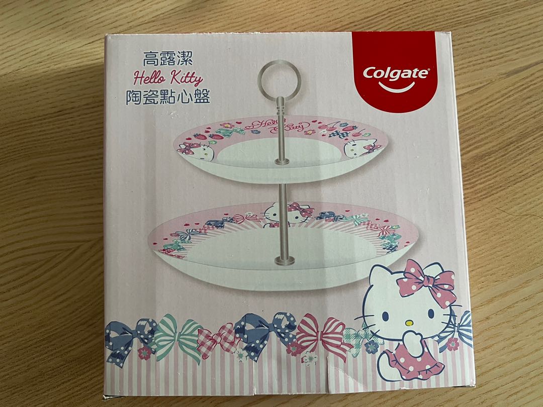 Hello kitty afternoon tea plates, 傢俬＆家居, 廚具和餐具, 炊具及配件 - Carousell