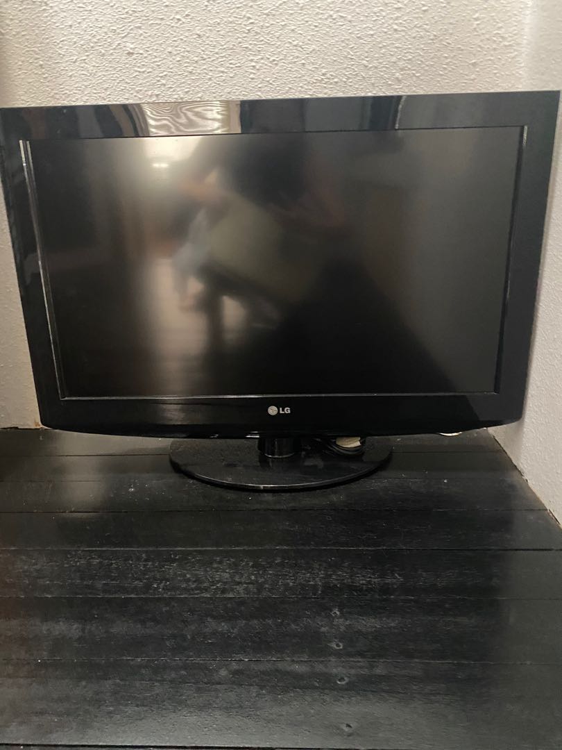 LG TV 32 inch, TV & Home Appliances, TV & Entertainment, TV on Carousell