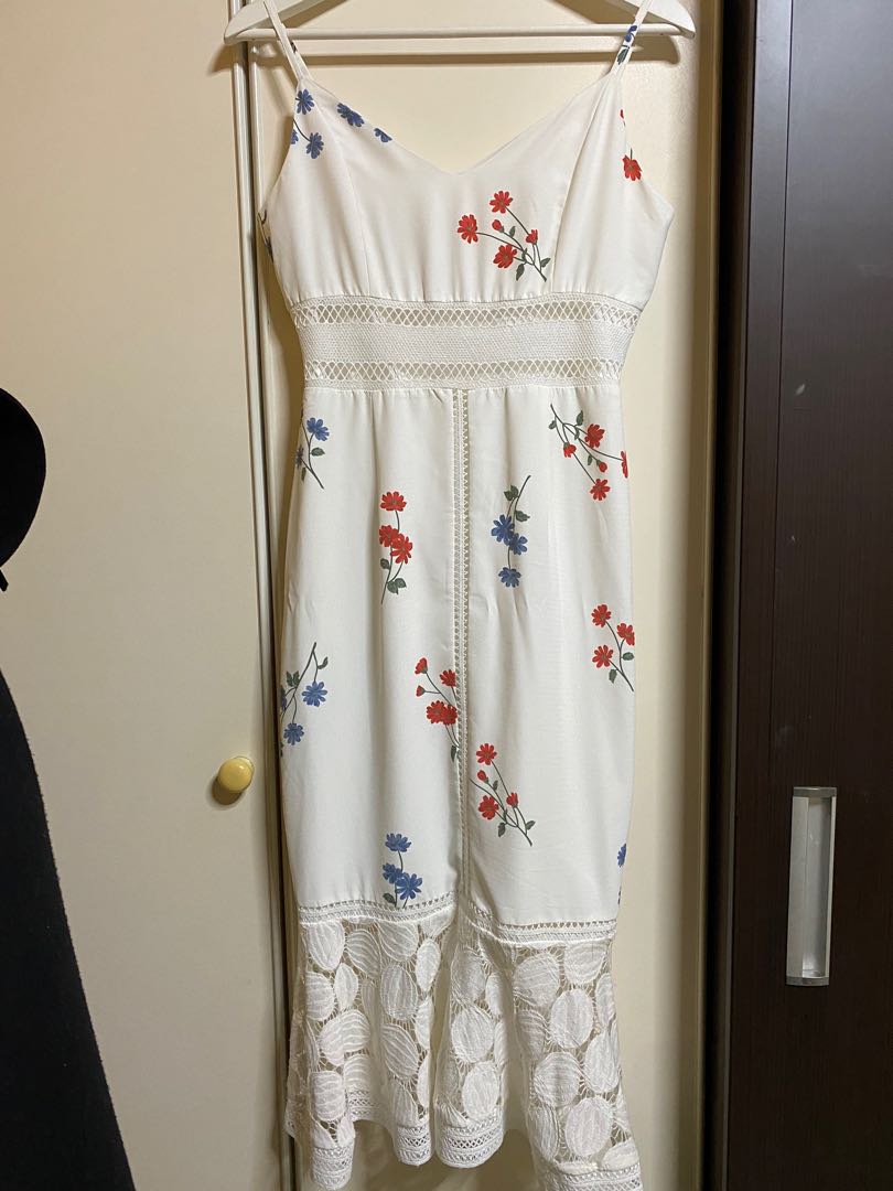 MDS Bellari Floral Dress, Women's Fashion, Dresses & Sets, Dresses on Carousell