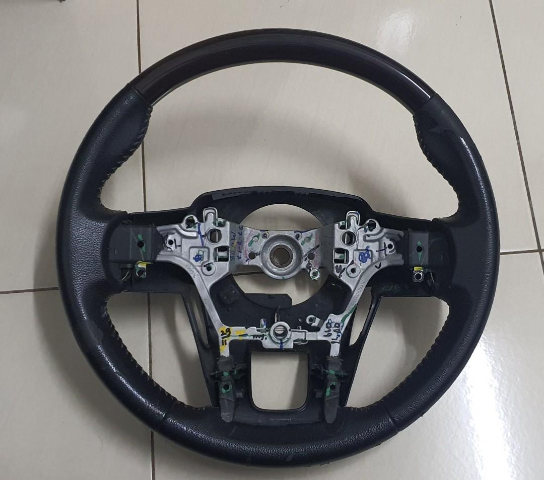 Toyota Innova 2.0 X steering wheel unit., Auto Accessories on Carousell
