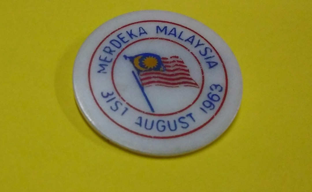 Antik badges merdeka, Hobbies & Toys, Collectibles & Memorabilia ...
