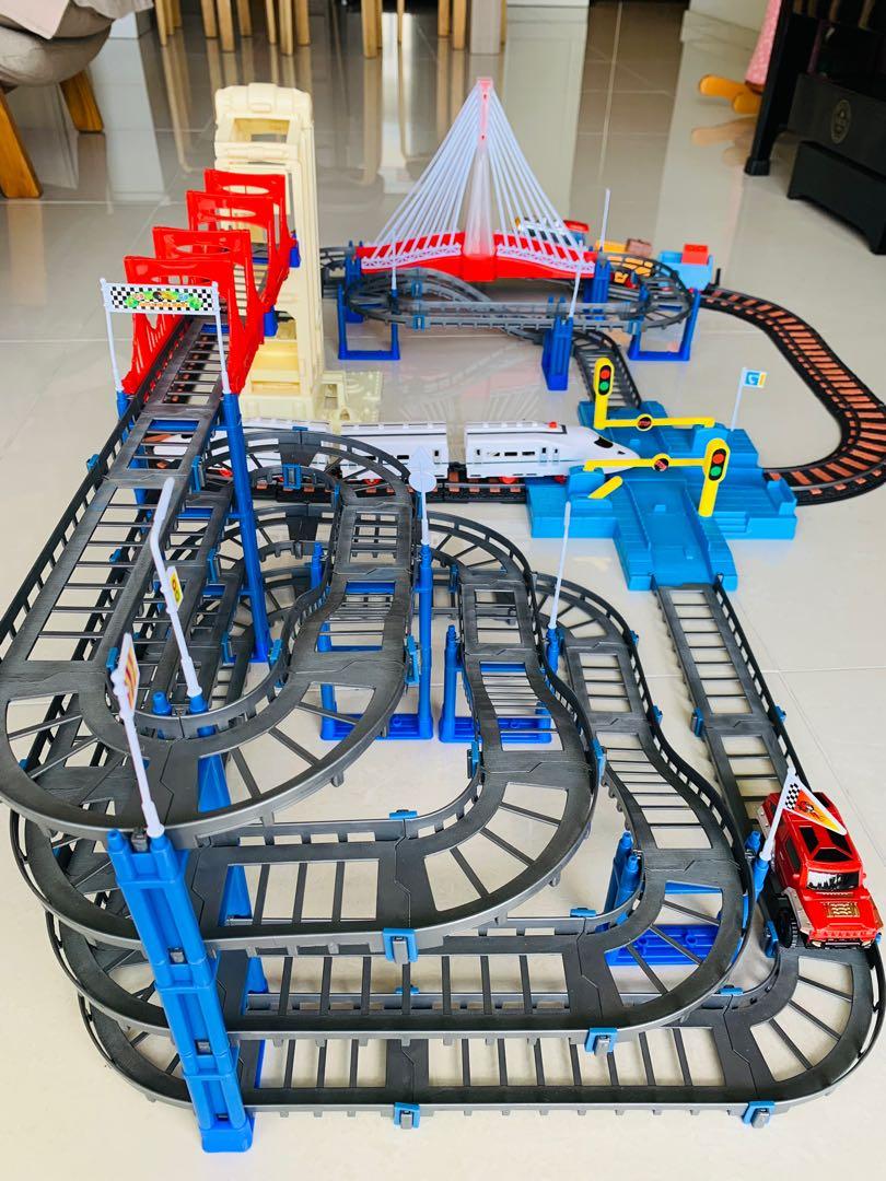 Choo choo train track set - build it yourself, Hobbies & Toys, Toys ...