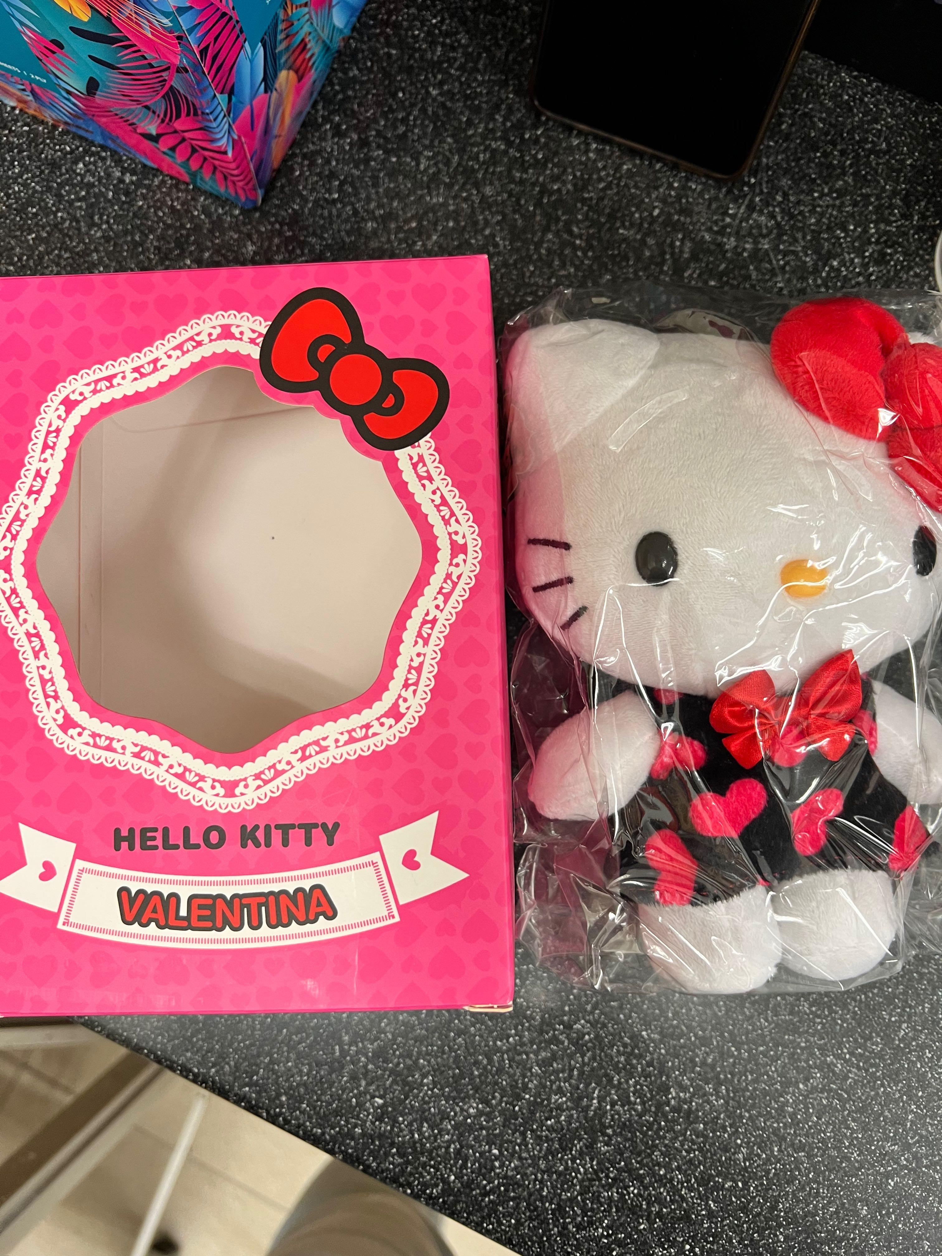 Hello Kitty - Fraser mall, Hobbies & Toys, Toys & Games on Carousell