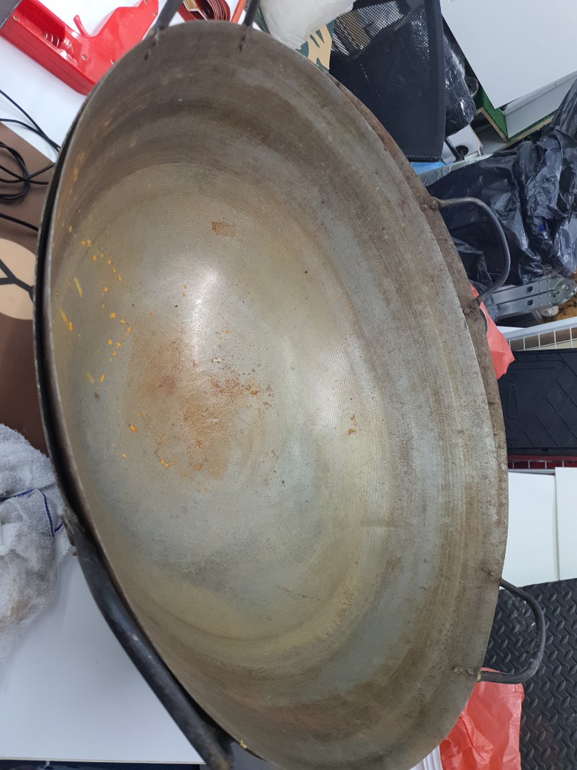 Iron wok extra large (needs to open wok yourself), Furniture & Home ...