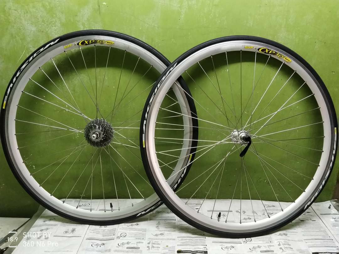 Mavic CXP30 wheelset with cogs, Sports Equipment, Bicycles & Parts ...