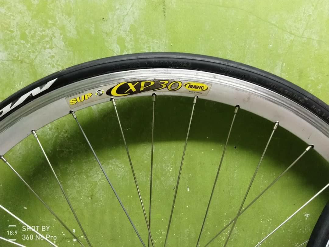 Mavic CXP30 wheelset with cogs, Sports Equipment, Bicycles & Parts ...