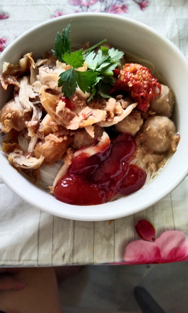 Mie sop indonesia, Food & Drinks, Rice & Noodles on Carousell