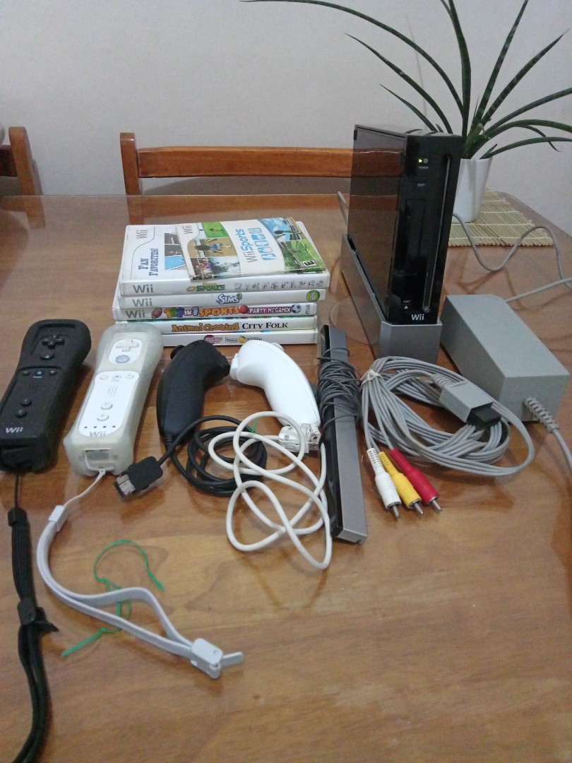Nintendo wii complete set with free games, Video Gaming, Video Game ...