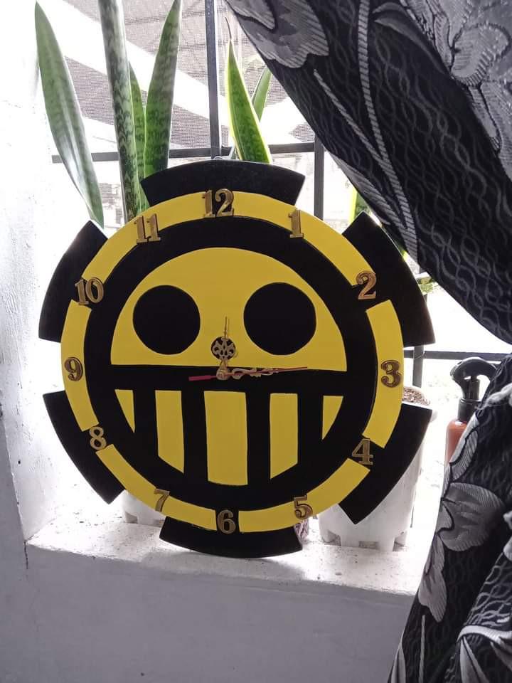 One Piece Heart Pirates Wooden Clock, Furniture & Home Living, Home ...