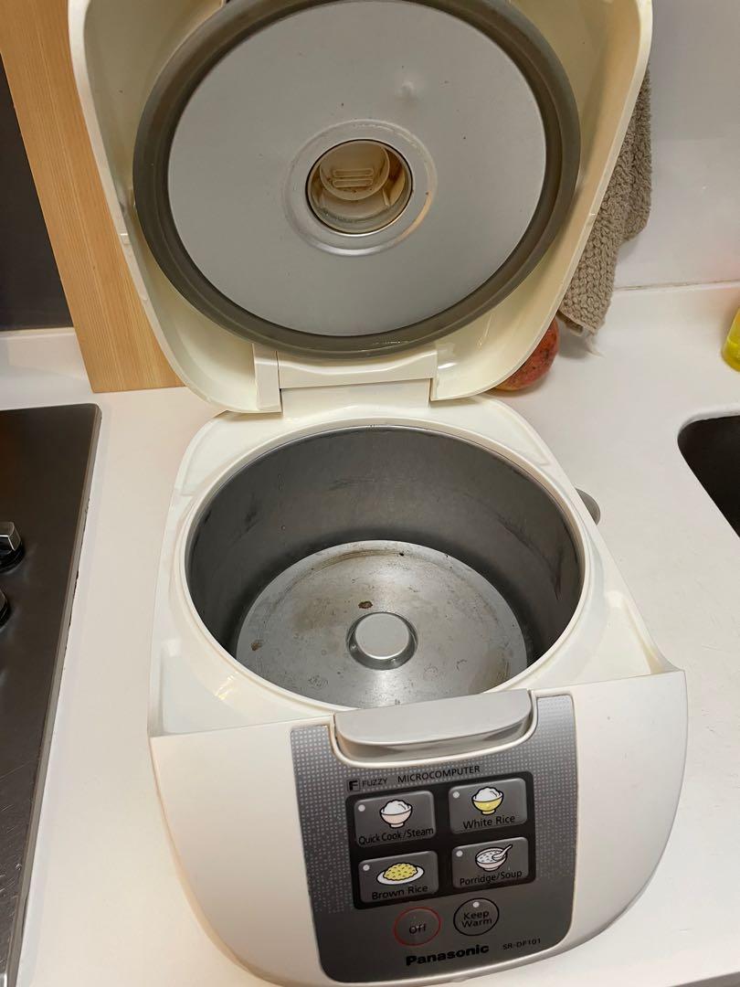 Panasonic rice cooker (casing damaged), TV & Home Appliances, Kitchen ...