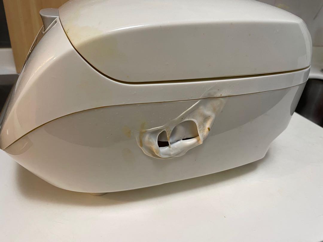 Panasonic rice cooker (casing damaged), TV & Home Appliances, Kitchen ...