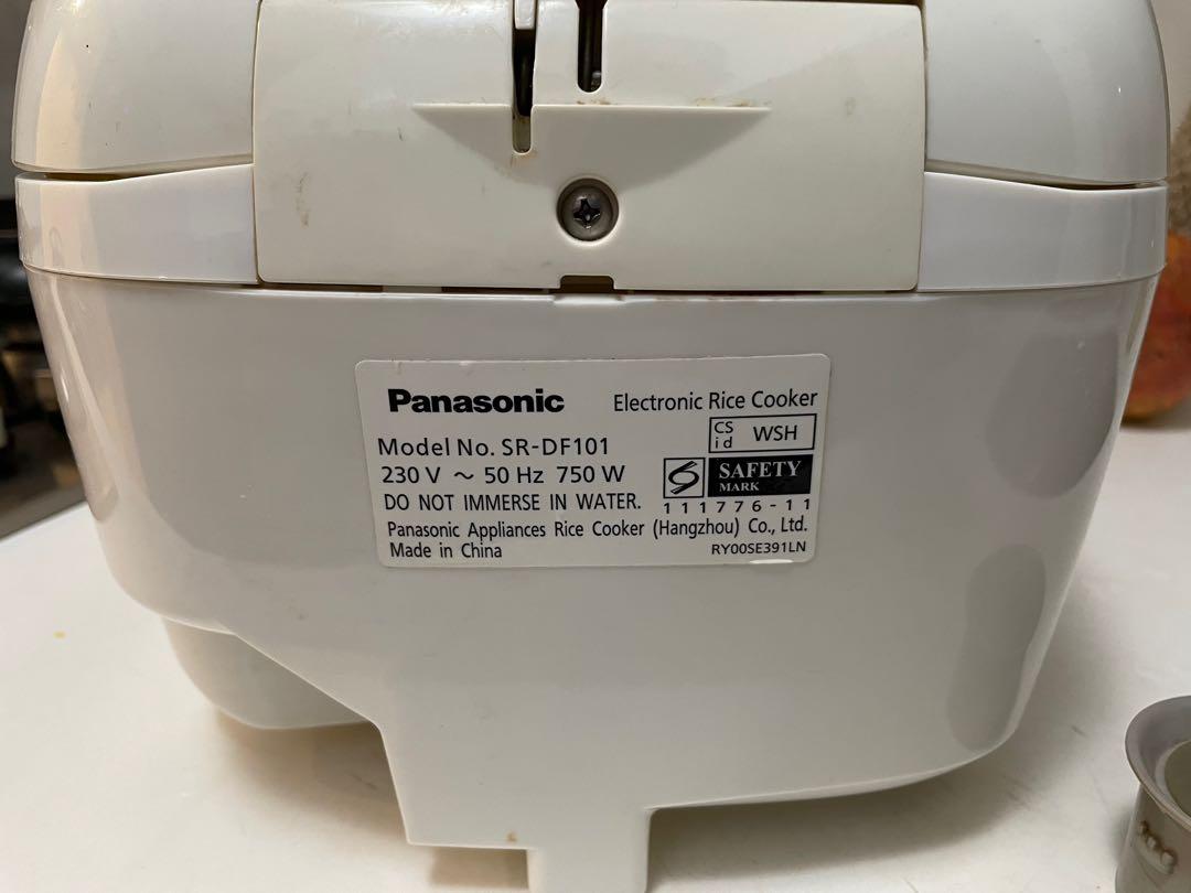 Panasonic rice cooker (casing damaged), TV & Home Appliances, Kitchen ...