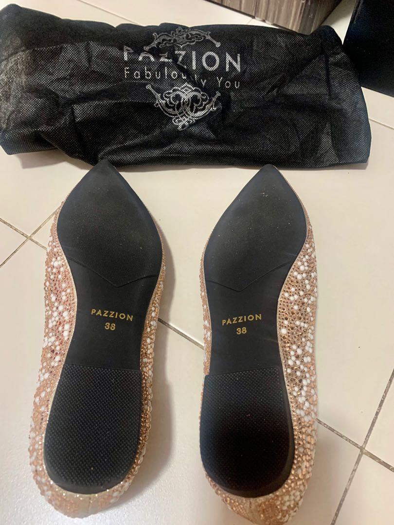 Pazzion Shoes, Women's Fashion, Footwear, Flats on Carousell