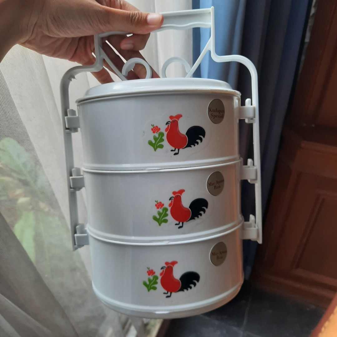 Rantang makanan 3 susun plastik q, Kitchen & Appliances di Carousell