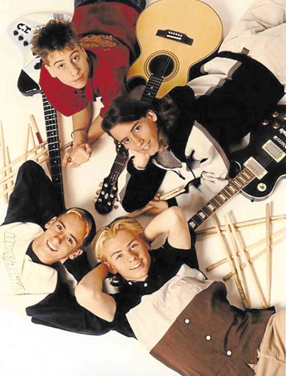 The Moffatts Album with Signature of all the members Scott,Clint, Bob ...