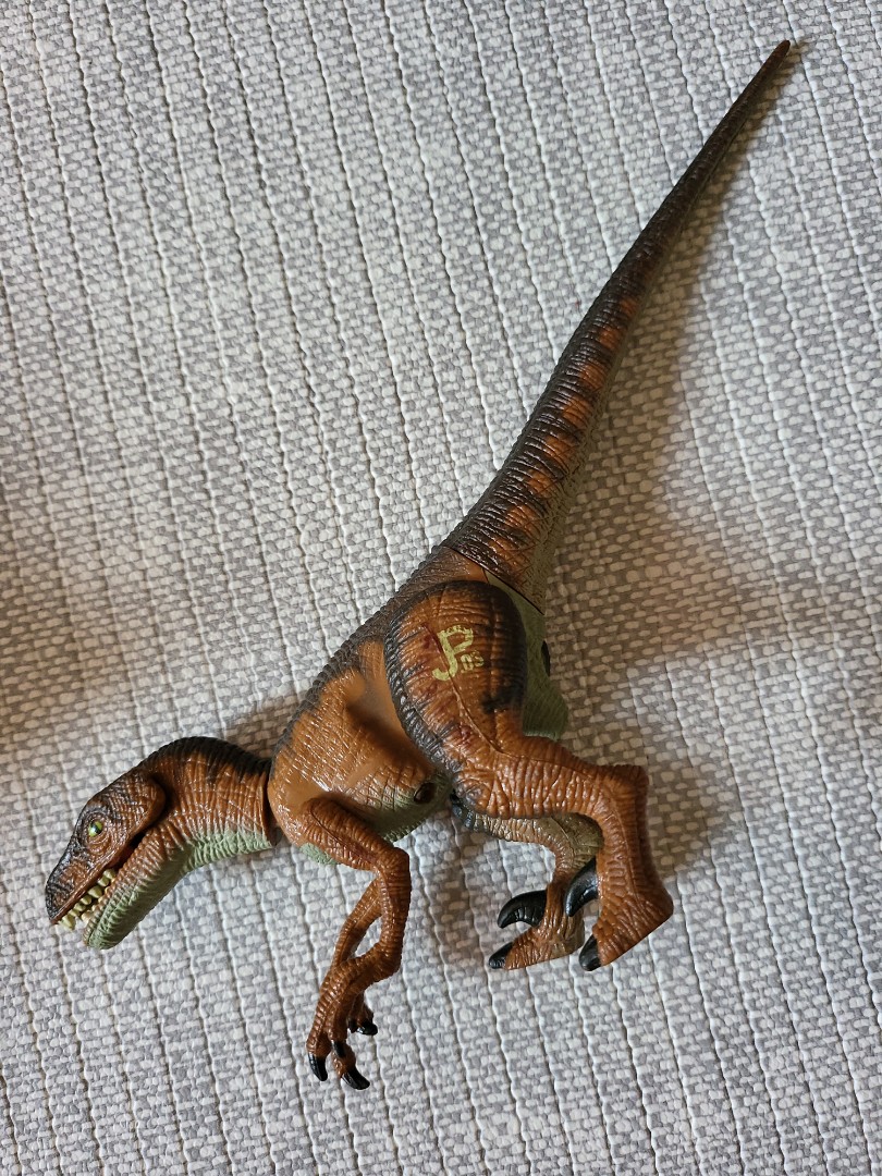 Jurassic Park Velociraptor Toy - strike 1993, Hobbies & Toys, Toys ...