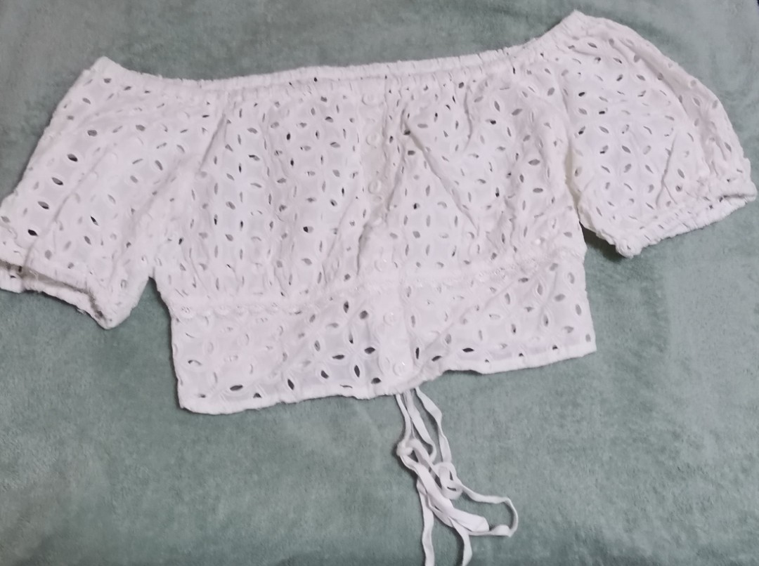 White Islet Crop Top, Women's Fashion, Tops, Blouses on Carousell