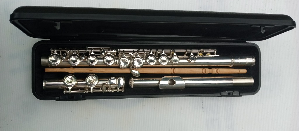 Yamaha Flute 211, Hobbies & Toys, Music & Media, Musical Instruments on ...