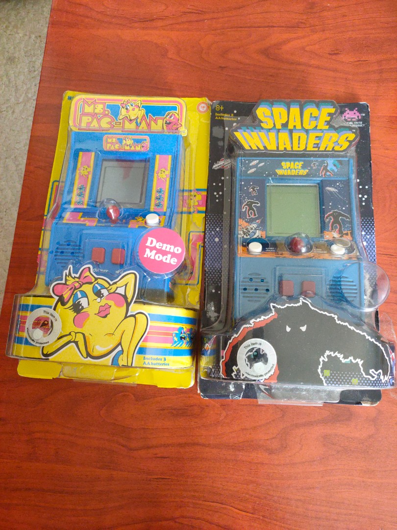 Basicfun Arcade Classics: Space Invaders & Ms Pac Man, Hobbies & Toys ...