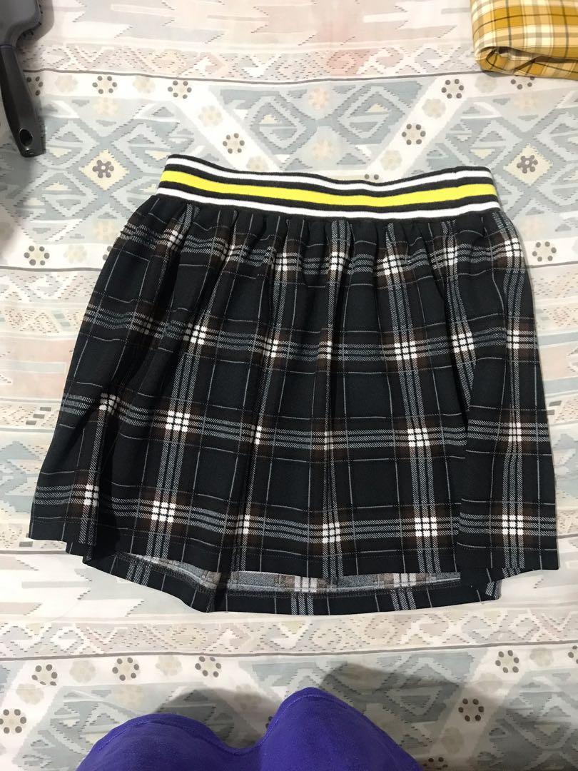 Bench Skirt, Women's Fashion, Bottoms, Skirts on Carousell