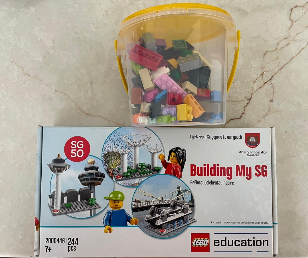 SG50 lego set and a tub of assorted lego, Hobbies & Toys, Toys & Games ...