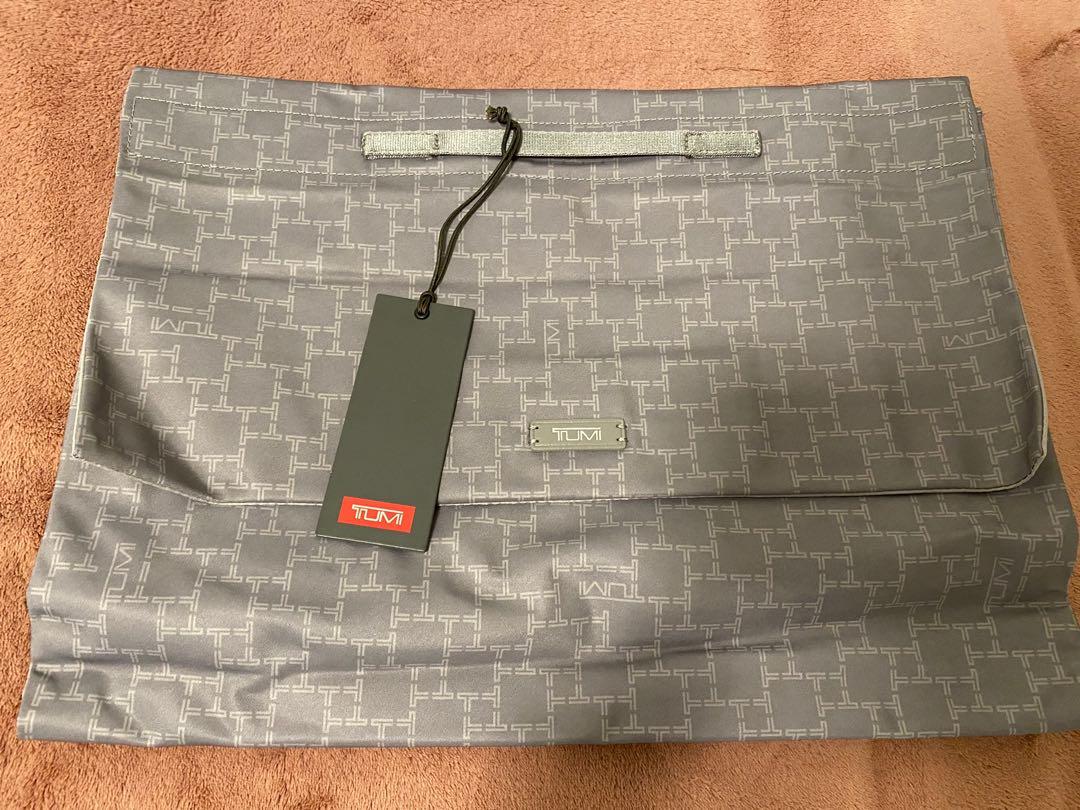 TUMI MEDIUM FLAT FOLDING PACK, Hobbies & Toys, Travel, Travel ...