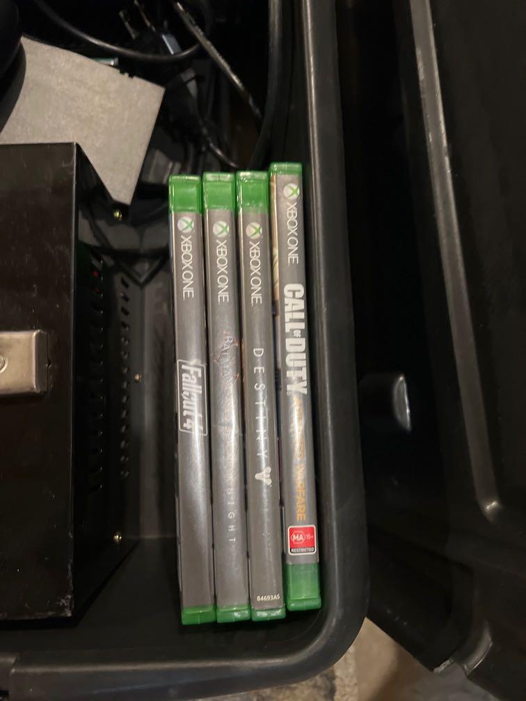 [RUSH] Xbox One w controller and games, Video Gaming, Video Game ...