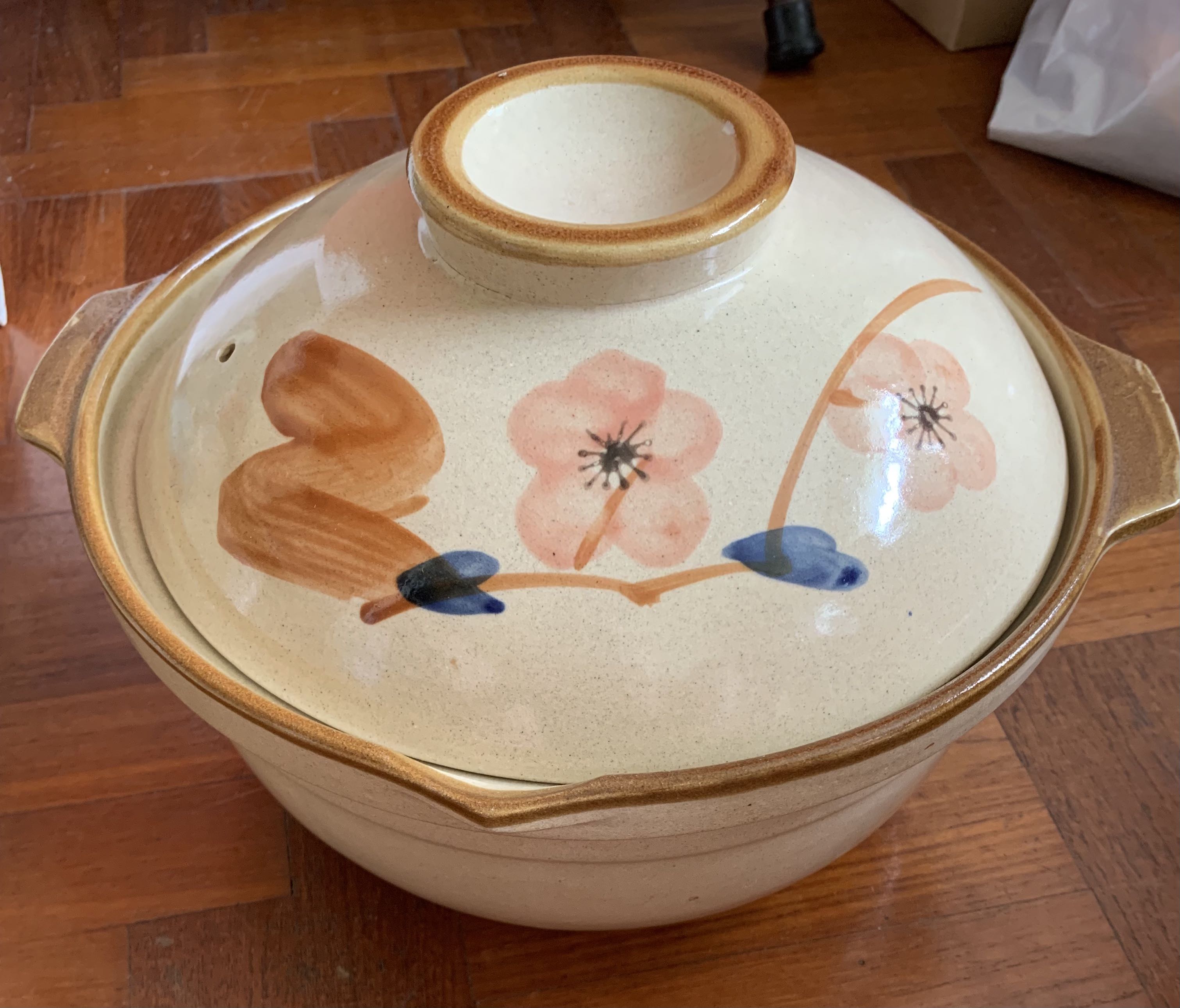 Clay pot (24cm diameter), Furniture & Home Living, Kitchenware ...