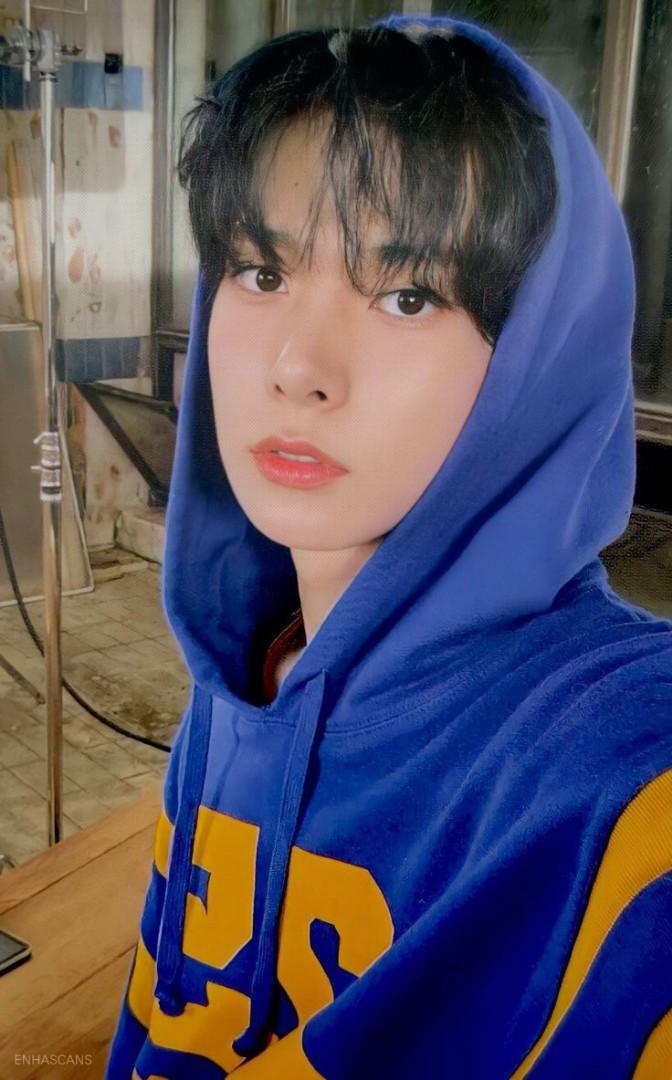 Enhypen Dimension dilemma photocard / jay sando and hee hoodie, Hobbies ...