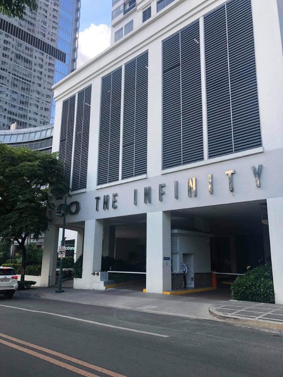 FOR SALE The Infinity Condominium 86sqm 2BR + 1 maid's room with ...