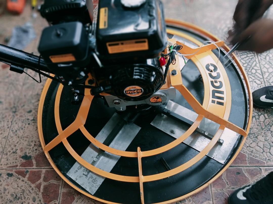 INGCO GASOLINE POWER TROWEL, Commercial & Industrial, Construction ...