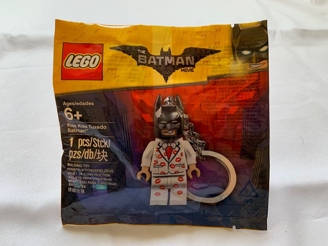 LEGO 5004928 The Batman Movie Kiss Kiss Tuxedo Batman Polybag, Hobbies ...