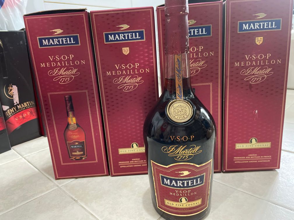 Martell VSOP Medallion Martell 1715, Food & Drinks, Alcoholic Beverages on Carousell
